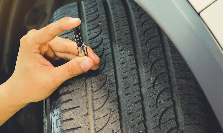 ¿Cómo saber si tengo que cambiar mis llantas?